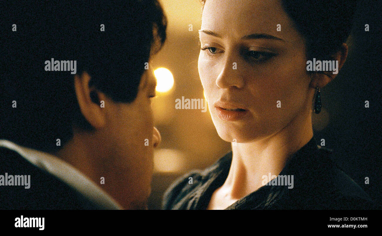 THE WOLFMAN 2010 Universal Pictures film with Benicio Del Toro and ...