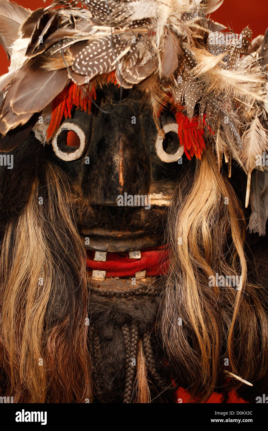 African ceremonial mask hi-res stock photography and images - Alamy