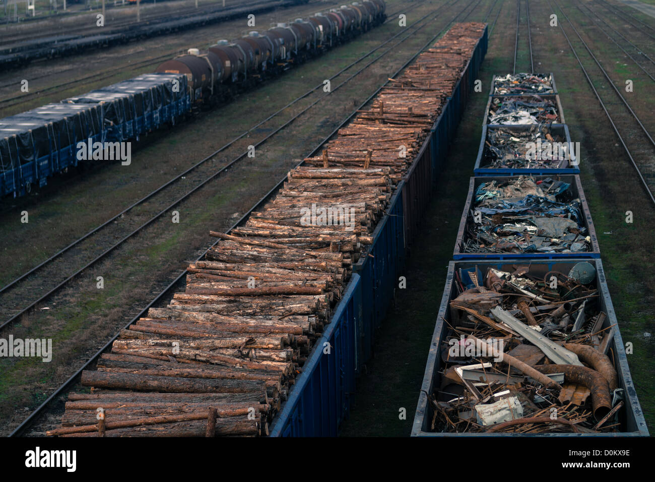 Scrap metal loaded freight train hi-res stock photography and images ...