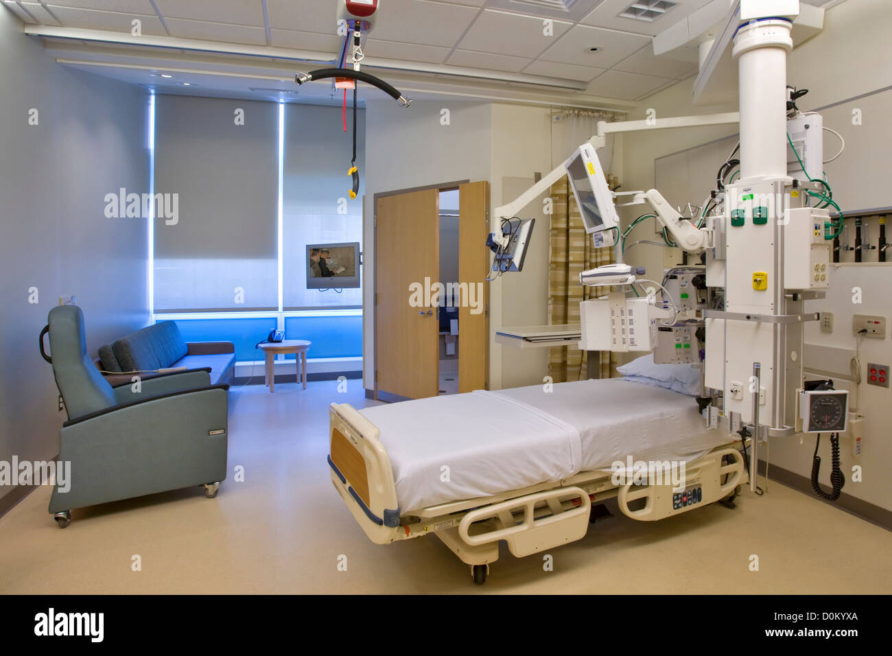 Hospital bed hi hi-res stock photography and images - Alamy