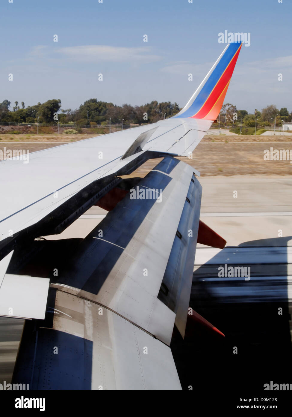 Boeing 737 Wing Stock Photo - Alamy