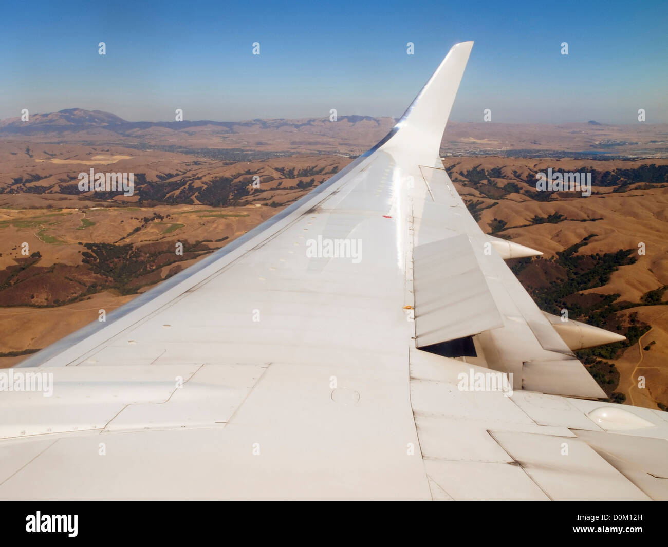 Boeing 737 Wing Flying Over California Stock Photo - Alamy