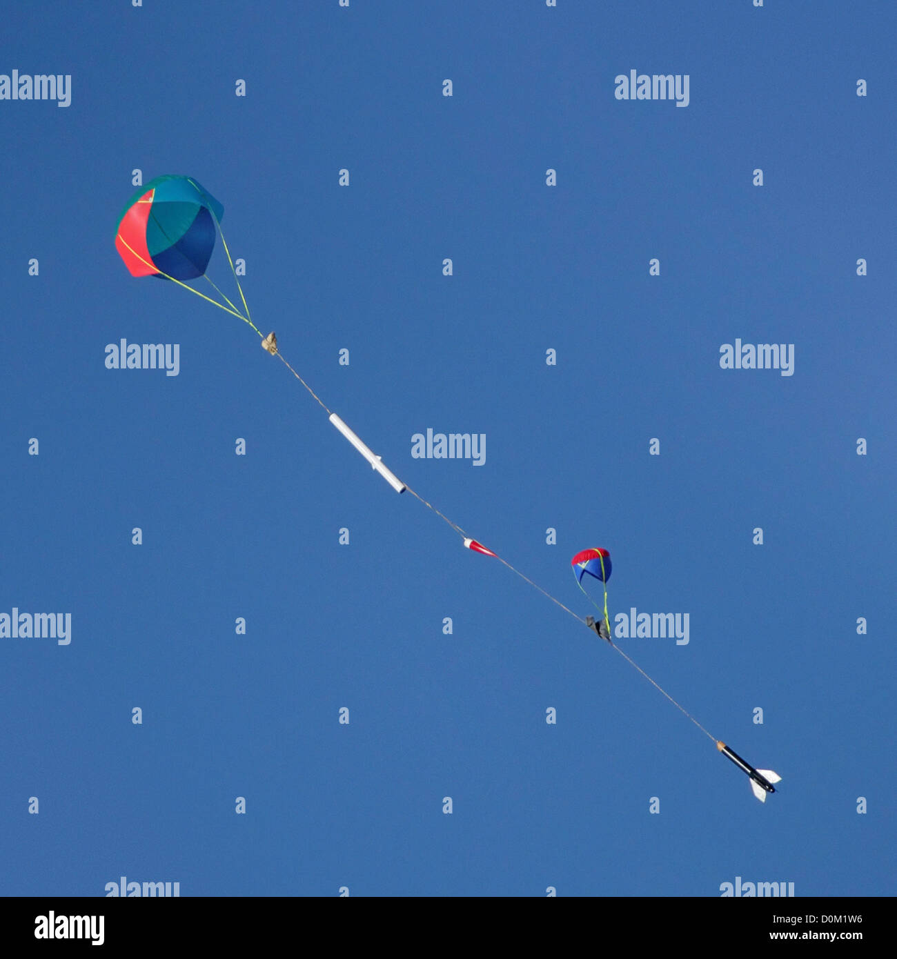 Bob Gormans' hybrid rocket floats down on its parachute launch event ...