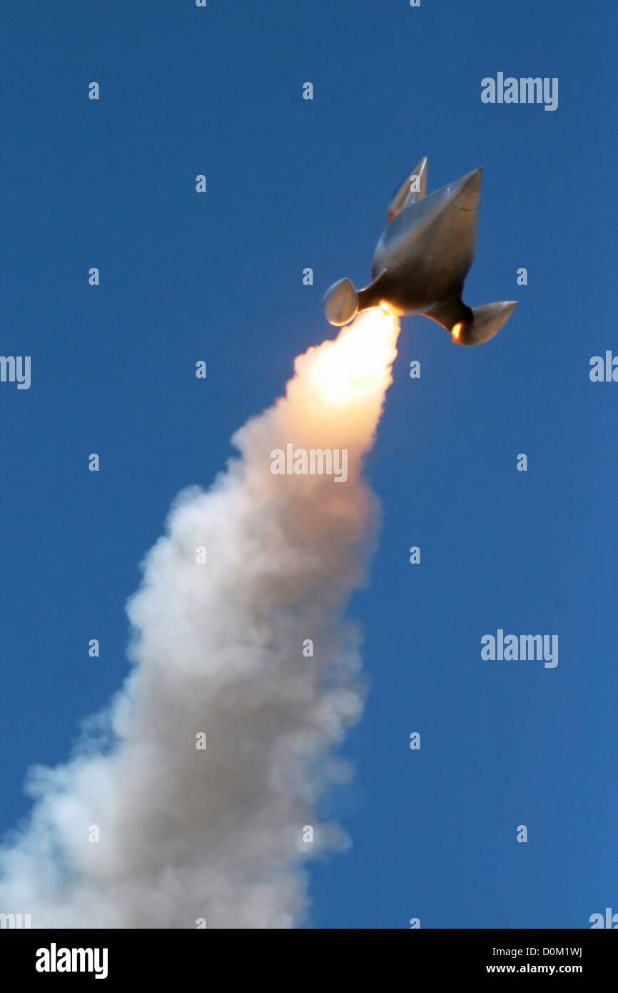 Brad Vatsaas' streamlined retro-shaped rocket flies launch event ...