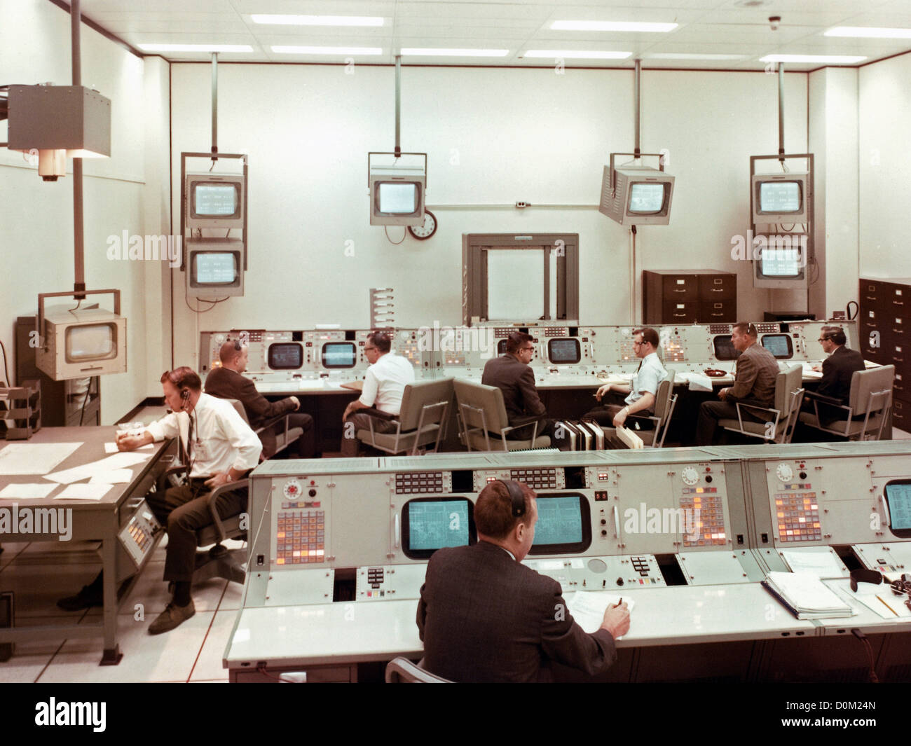 A view taken inside staff support room (SSR) support room MOCR (Mission ...