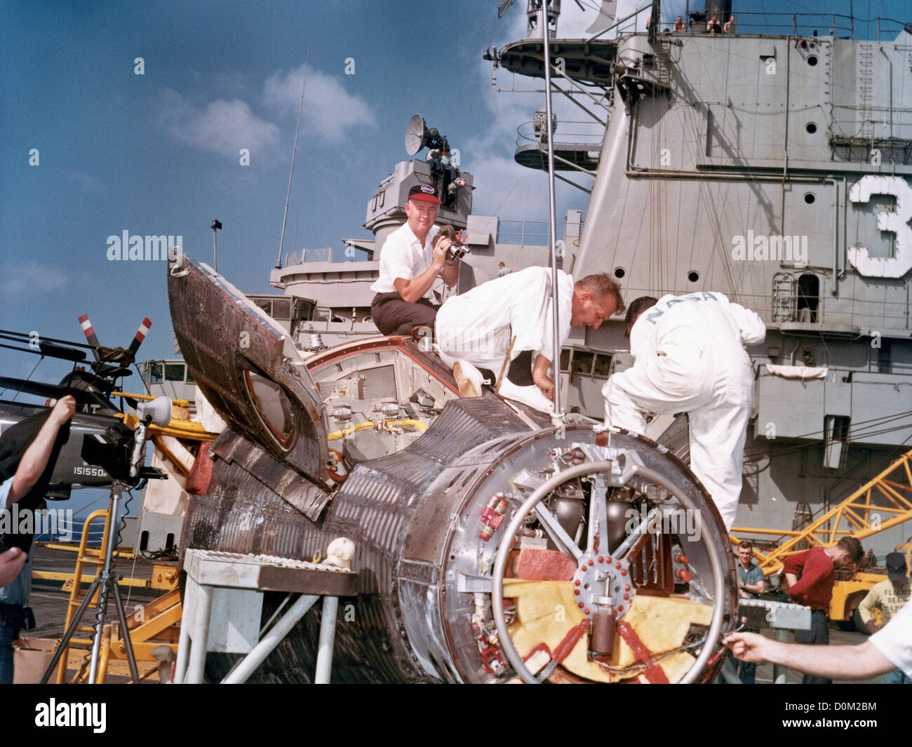 Gemini capsule recovery aboard the USS Wasp Stock Photo - Alamy