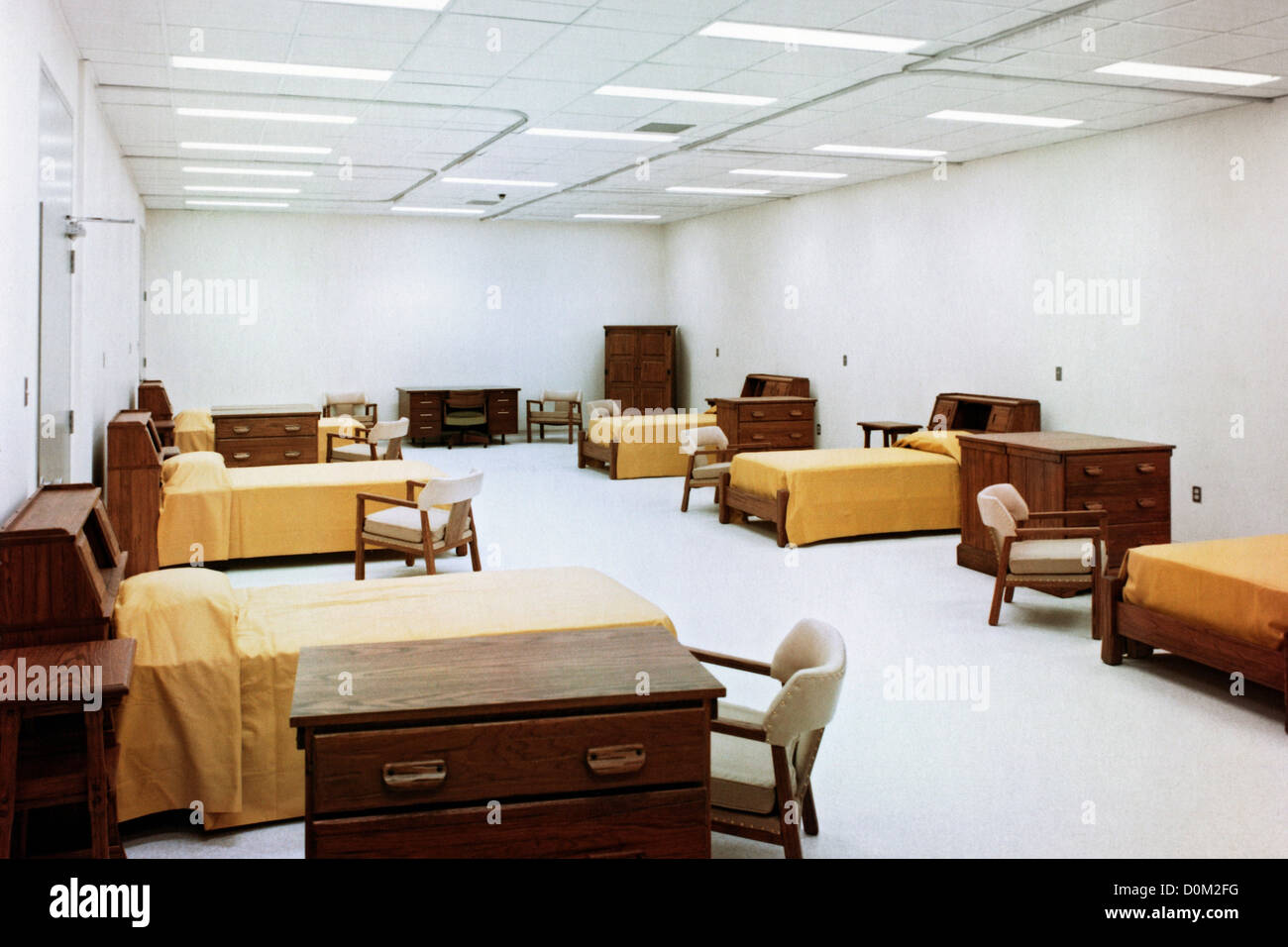 Crew dormitory hi-res stock photography and images - Alamy