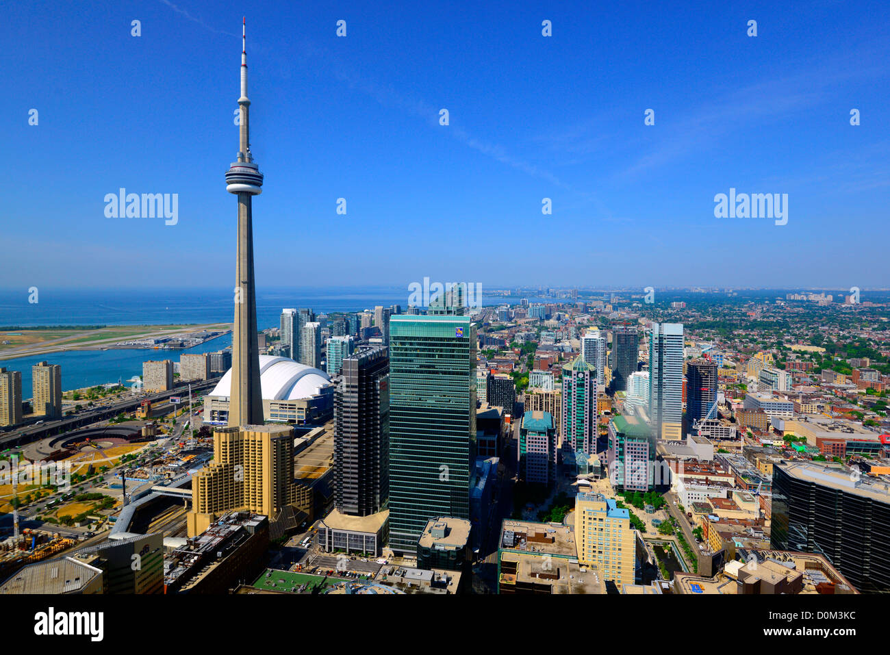 Cn tower landmark toronto hi-res stock photography and images - Alamy