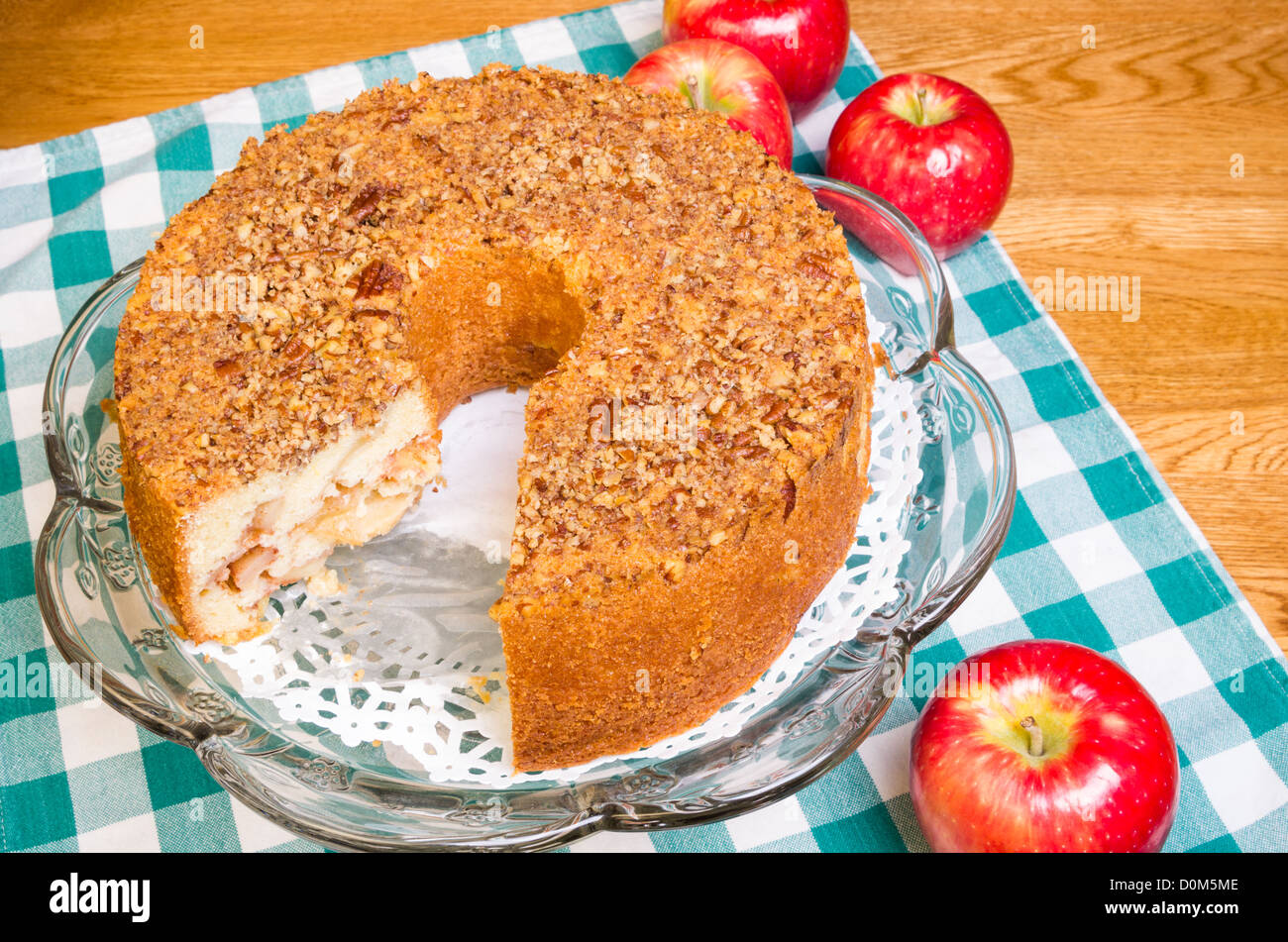 Cake with missing slice hi-res stock photography and images - Alamy