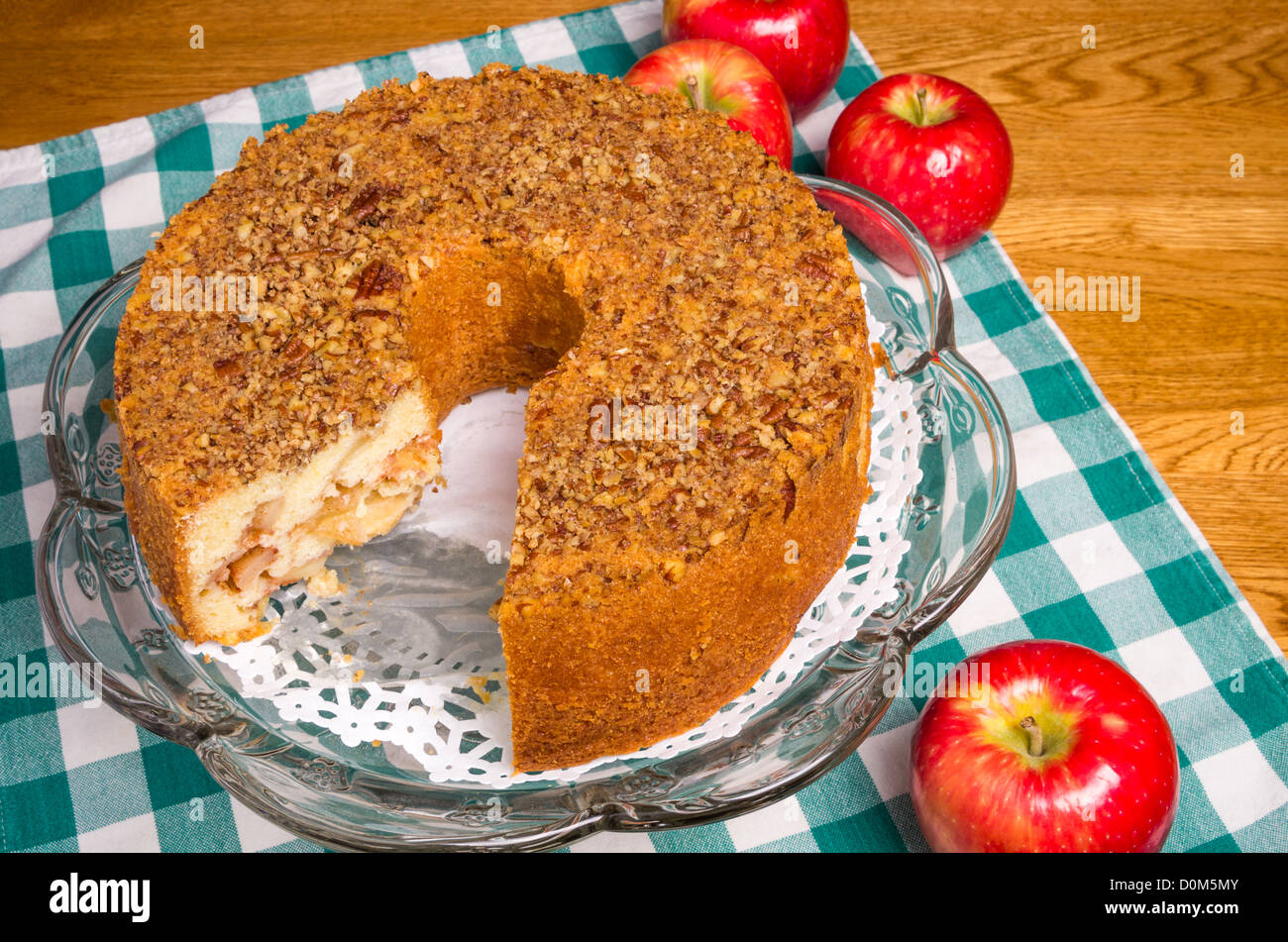 Red apples on display hi-res stock photography and images - Alamy