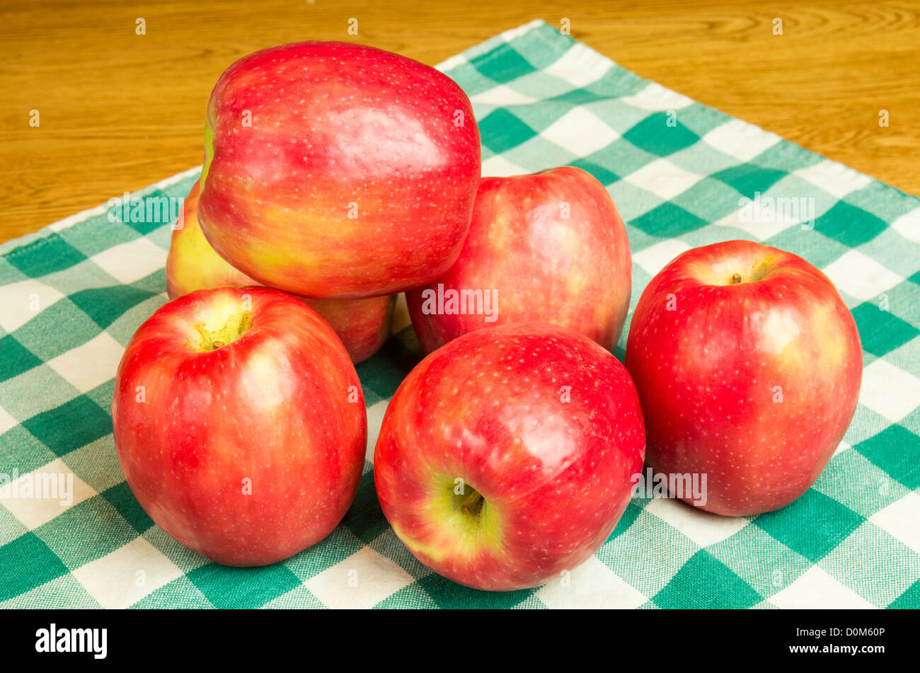 Pink Lady Apples Stock Photos & Pink Lady Apples Stock Images - Alamy