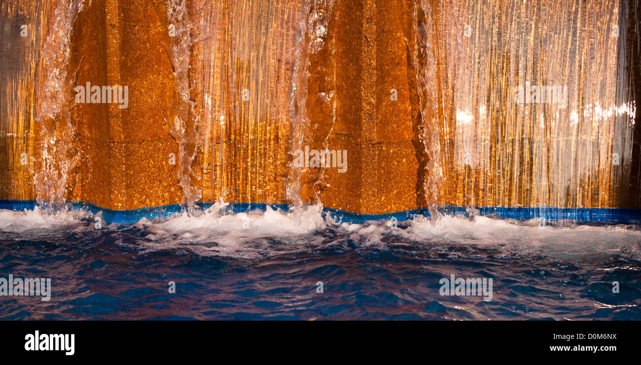 Modern water feature hi-res stock photography and images - Alamy