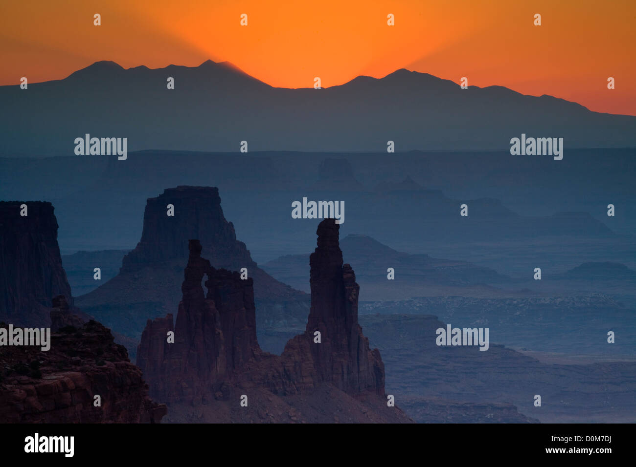 Sunrise view through Utah's iconic Mesa Arch Stock Photo - Alamy