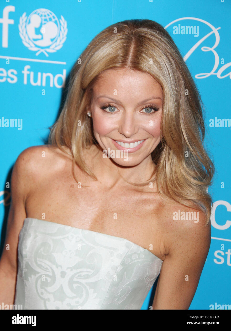 Nov. 27, 2012 - New York, New York, U.S. - Talk show host KELLY RIPA ...