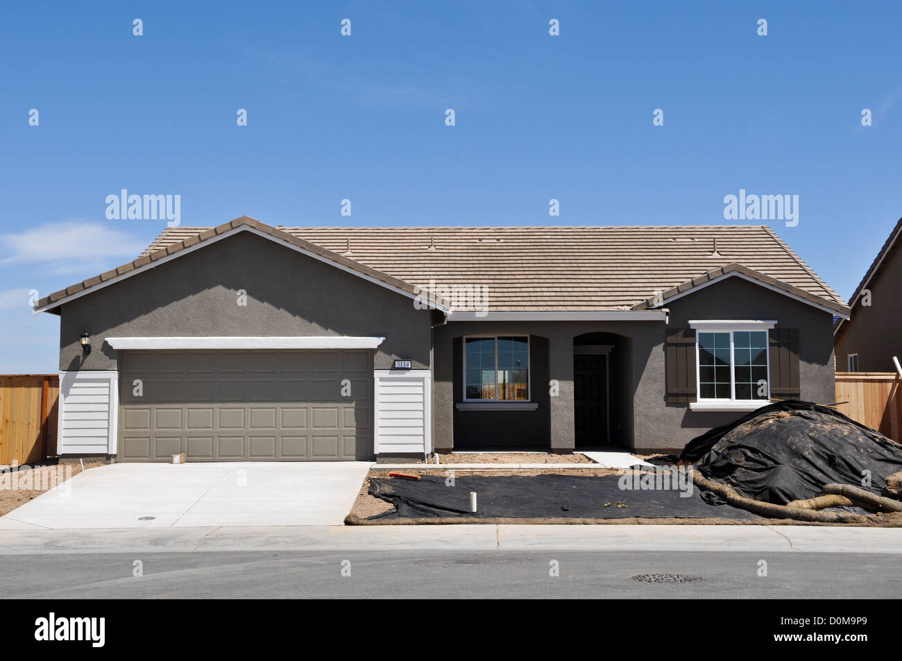New Modern Home Under Construction Stock Photo - Alamy