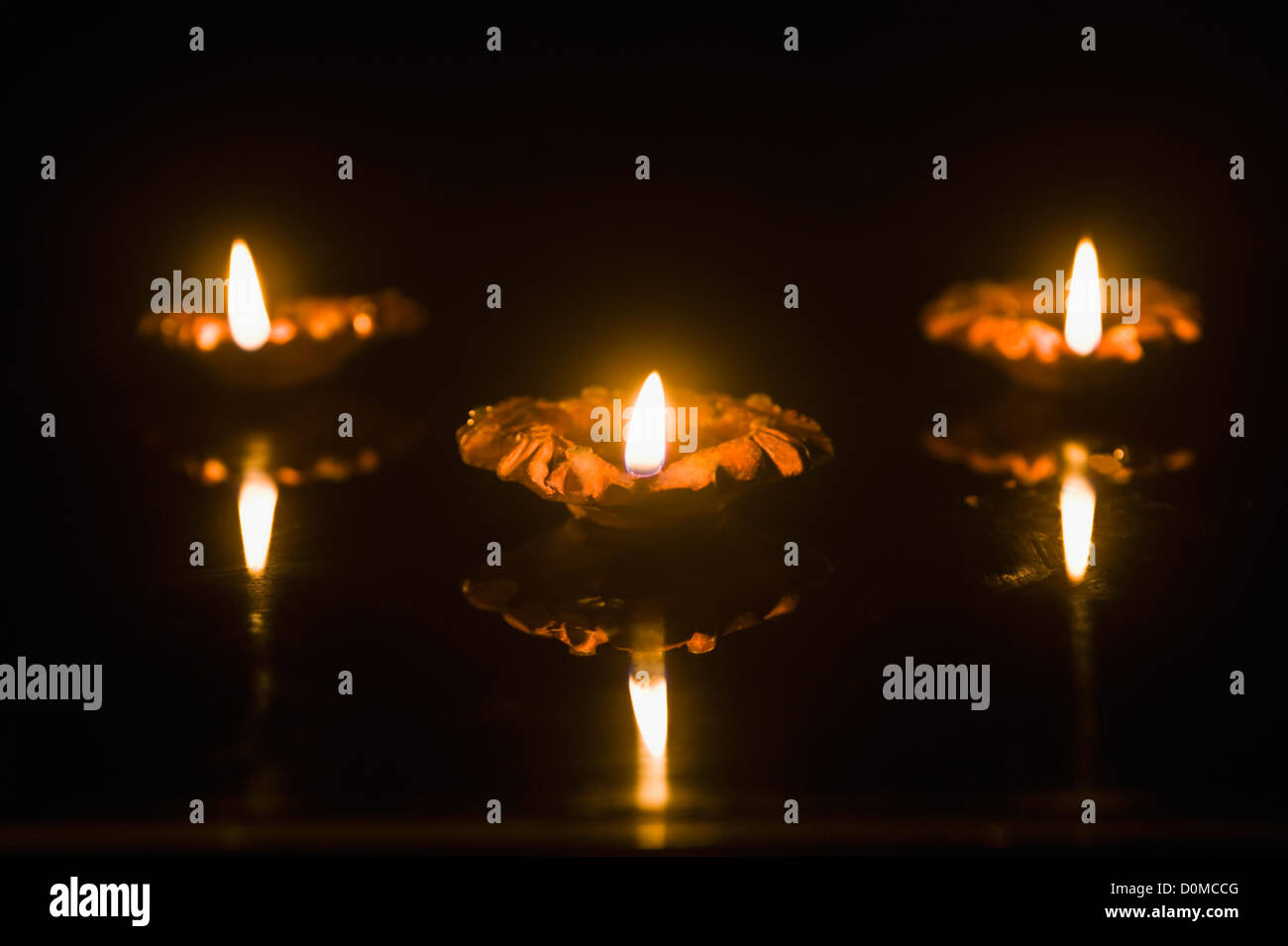 Diwali deepak lights hi-res stock photography and images - Alamy
