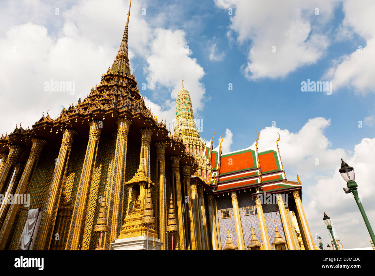 Bangkok thailand royal palace temple hi-res stock photography and ...