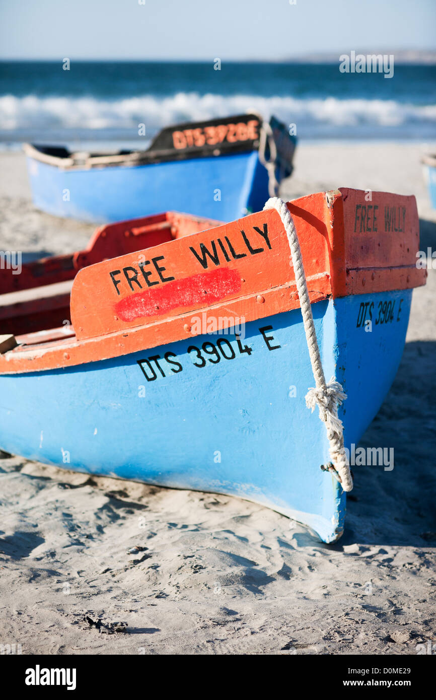 Rowing boat on beach close hi-res stock photography and images - Alamy