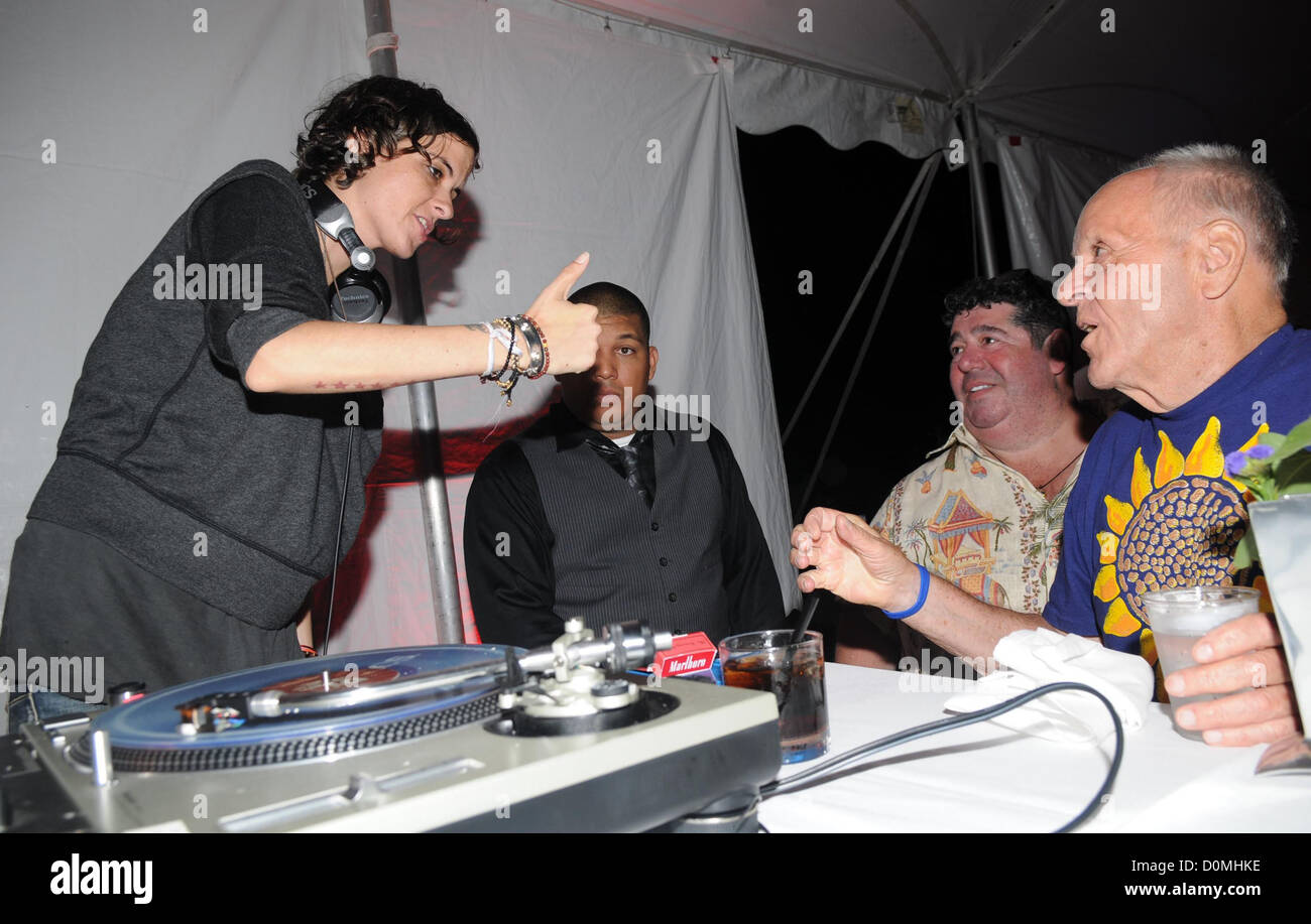 Samantha Ronson and Henry Buhl ACE's Brazilian Sunflowers Event, to ...