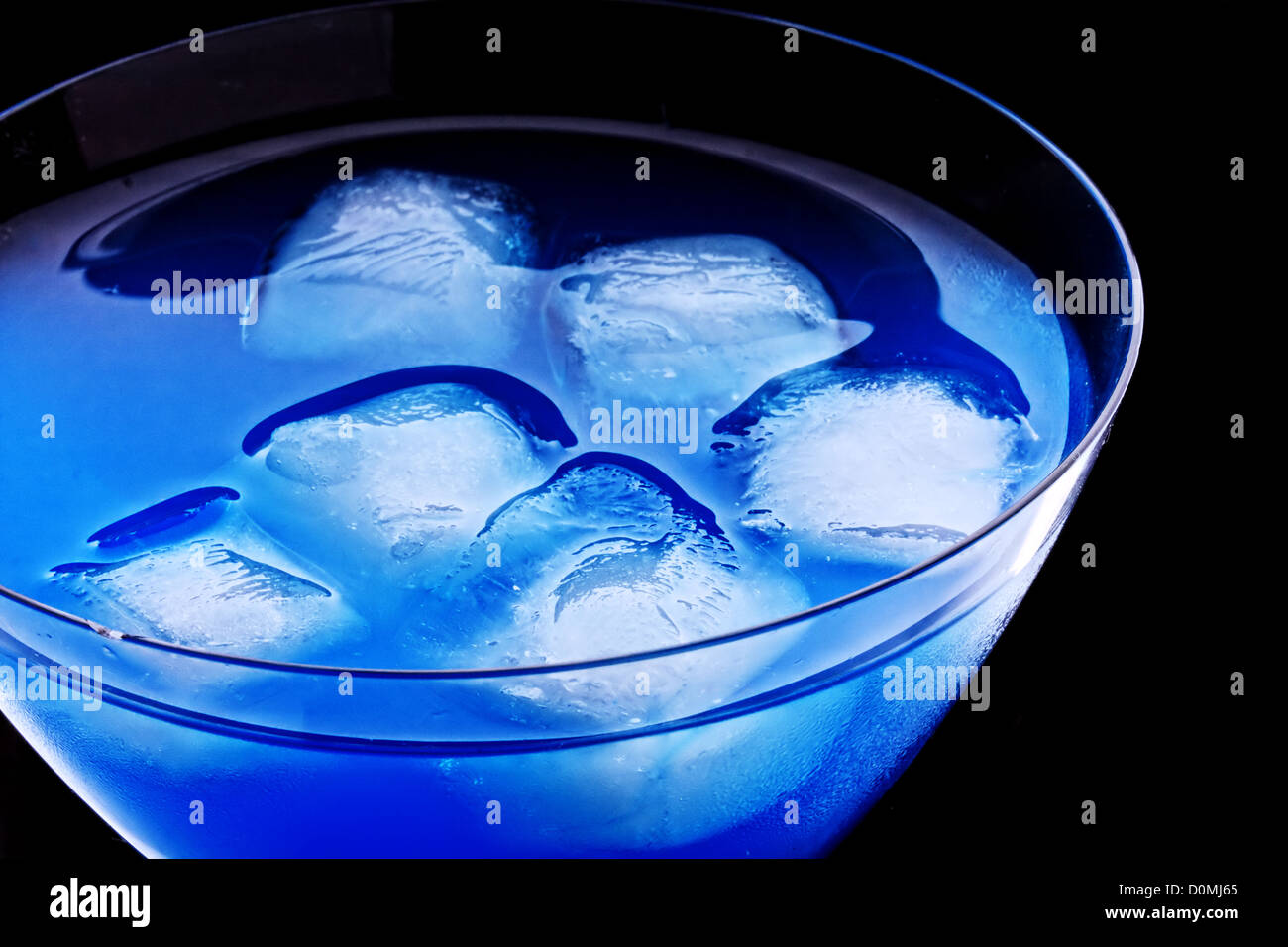 Ice cubes in glass cocktail hi-res stock photography and images - Alamy