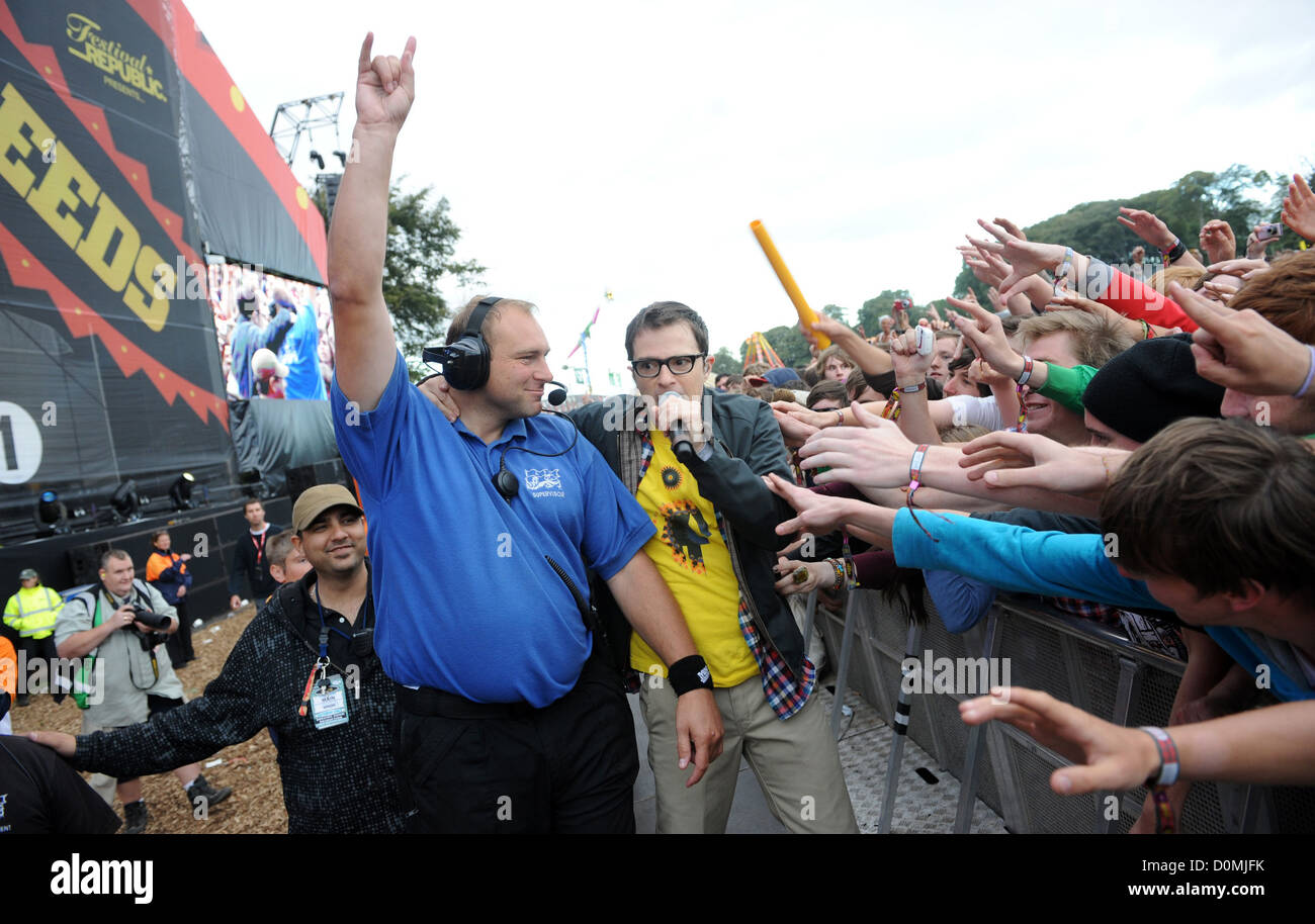 Weezer 2010 hi-res stock photography and images - Alamy