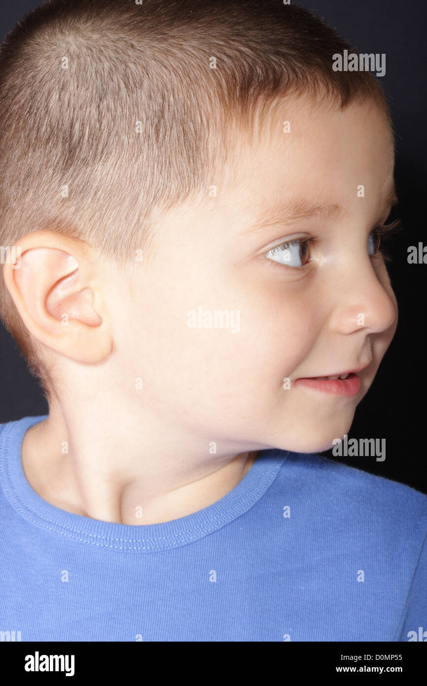 Child looking left hi-res stock photography and images - Alamy