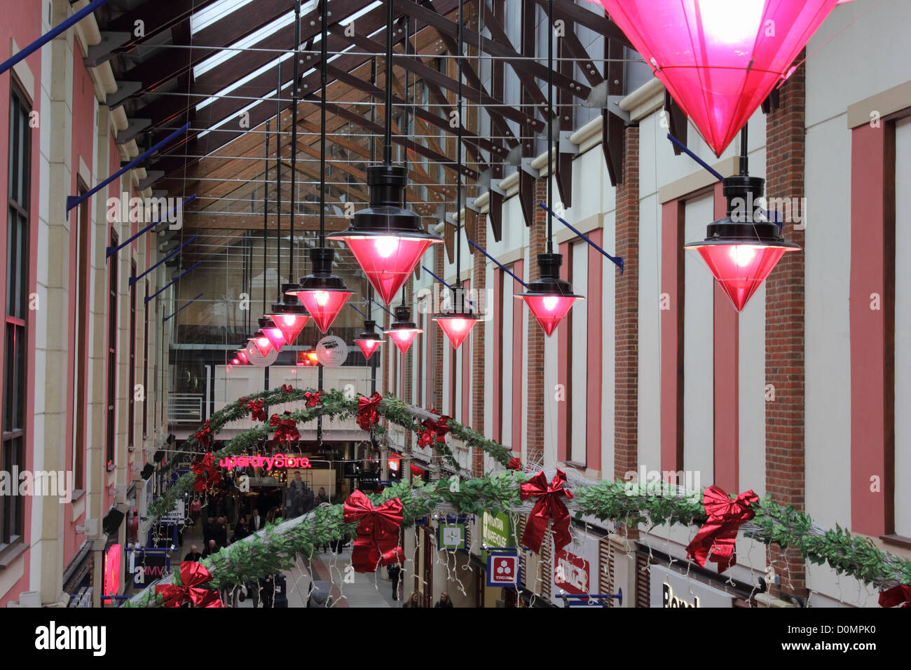 Lighting indoor architecture hi-res stock photography and images - Alamy