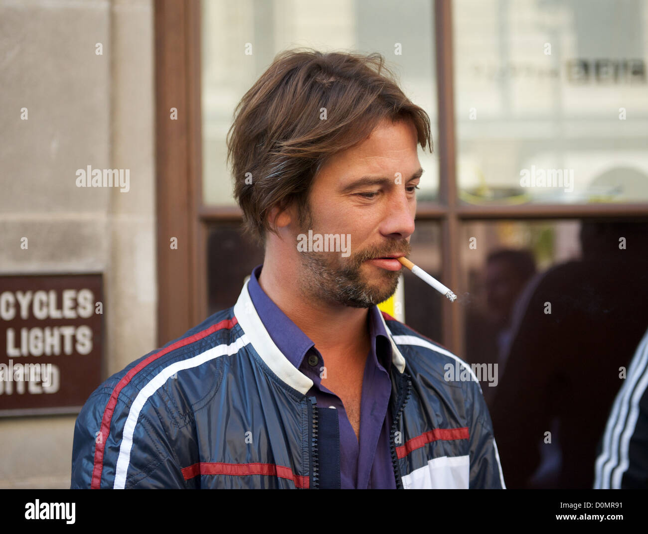 Vernon kay cigarette hi-res stock photography and images - Alamy
