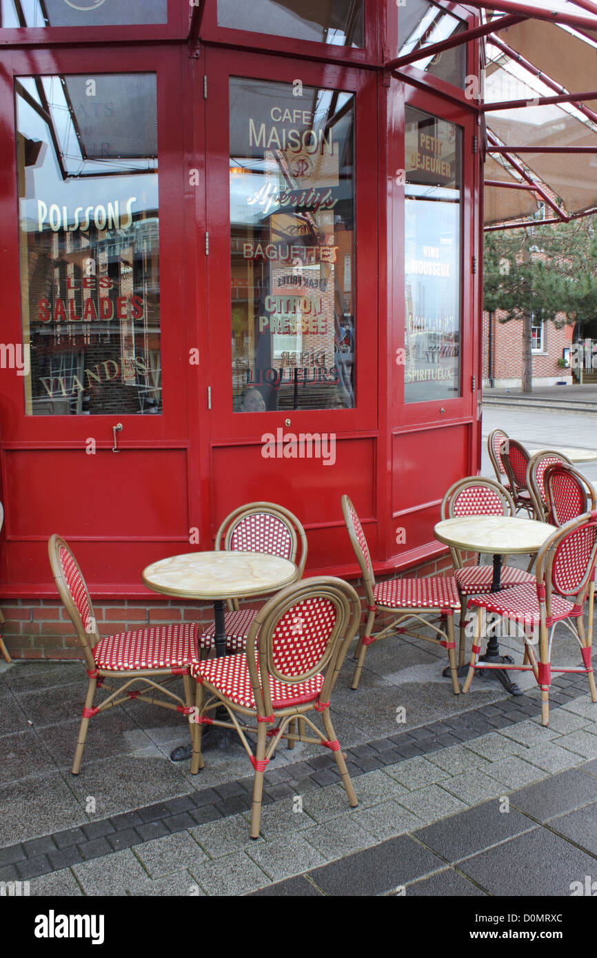 Bistro style eating hi-res stock photography and images - Alamy