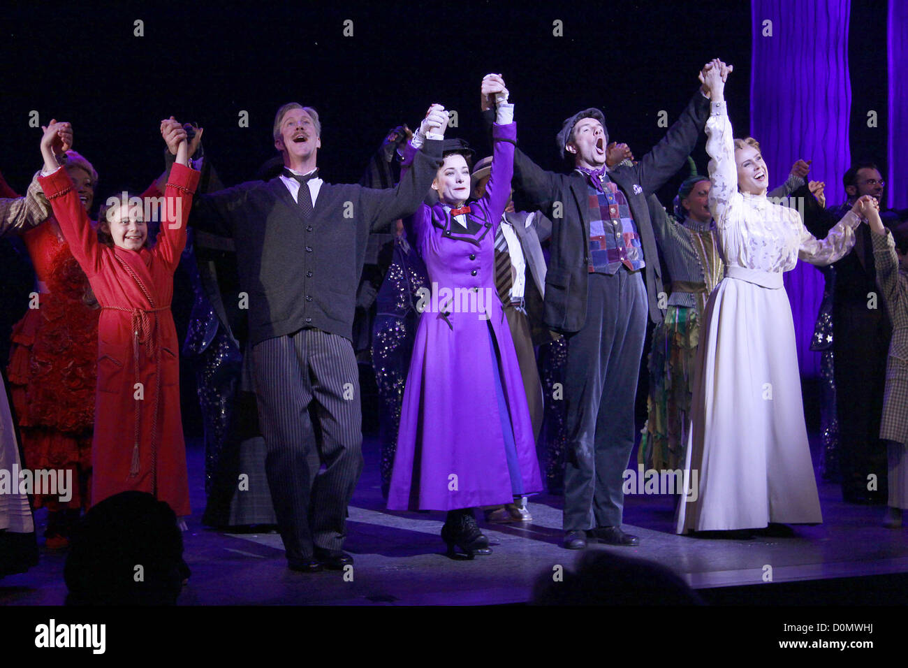 Laura Michelle Kelly, Gavin Lee and cast Tony Nominee Gavin Lee returns ...