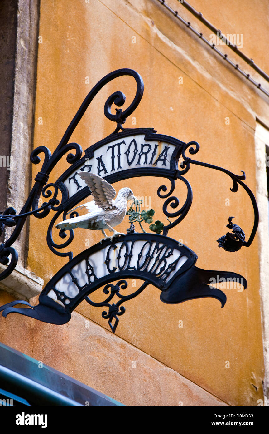 Restaurant sign signs trattoria hi-res stock photography and images - Alamy