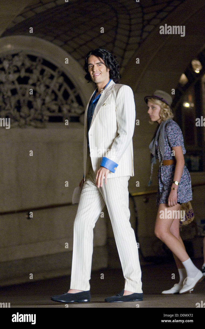 Greta Gerwig and Russell Brand filming 'Arthur' on location in ...