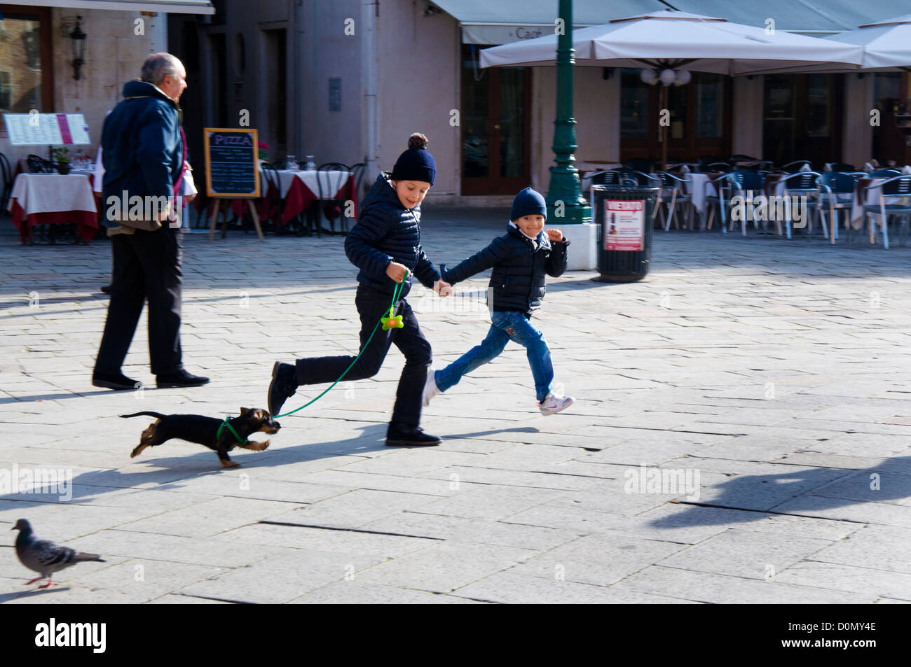 Children with dogs hi-res stock photography and images - Alamy