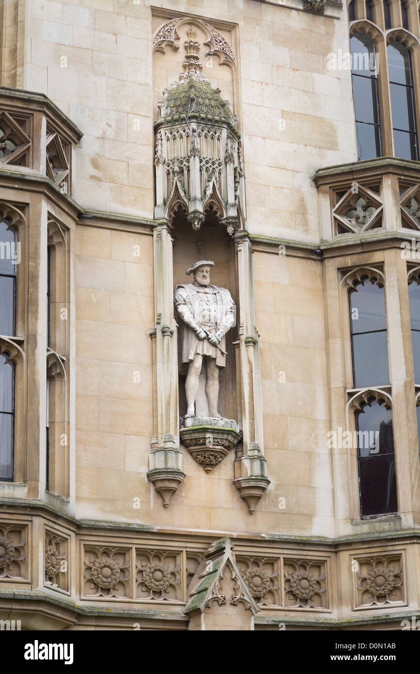 Statue of King Henry VIII at Kings college,Cambridge, England Stock ...
