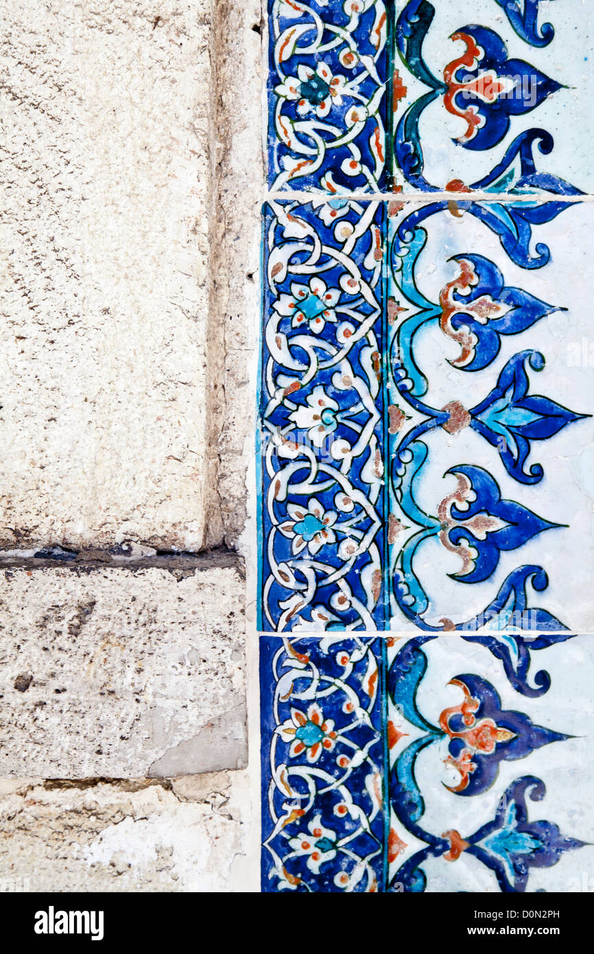Close-up photo of the blue Ottoman tiles in the Topkapi Palace ...