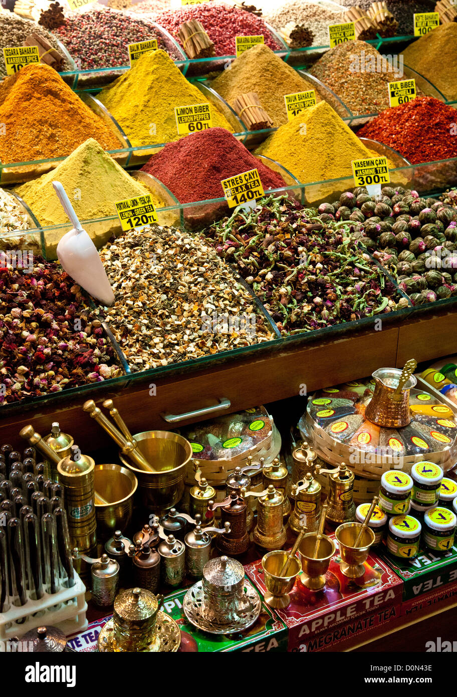 Spices and teas on display in the Spice Bazaar in the Eminönü district of Istanbul, Turkey Stock ...