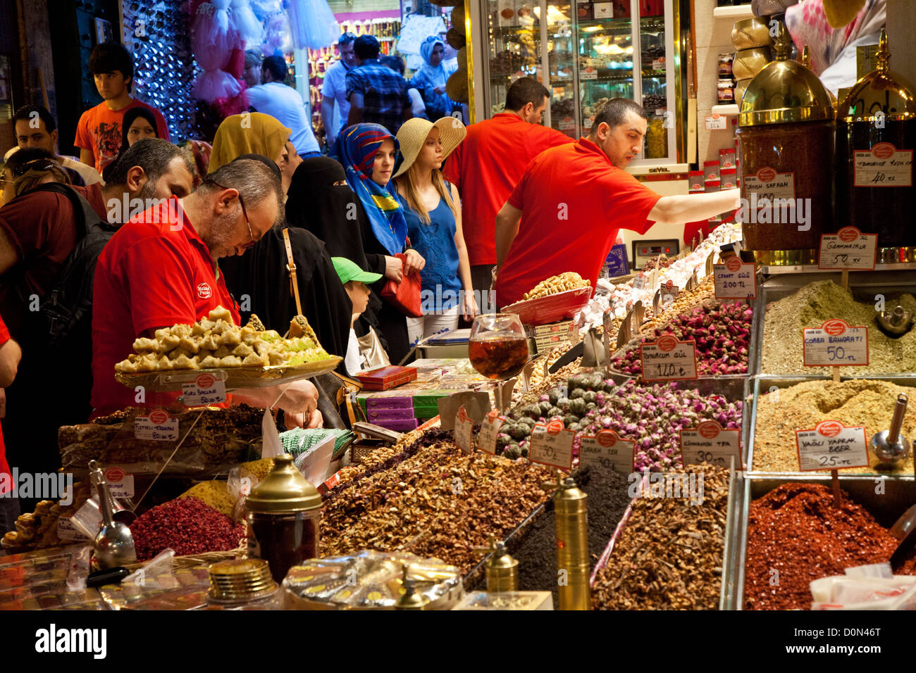 Teas in spice bazaar istanbul High Resolution Stock Photography and ...