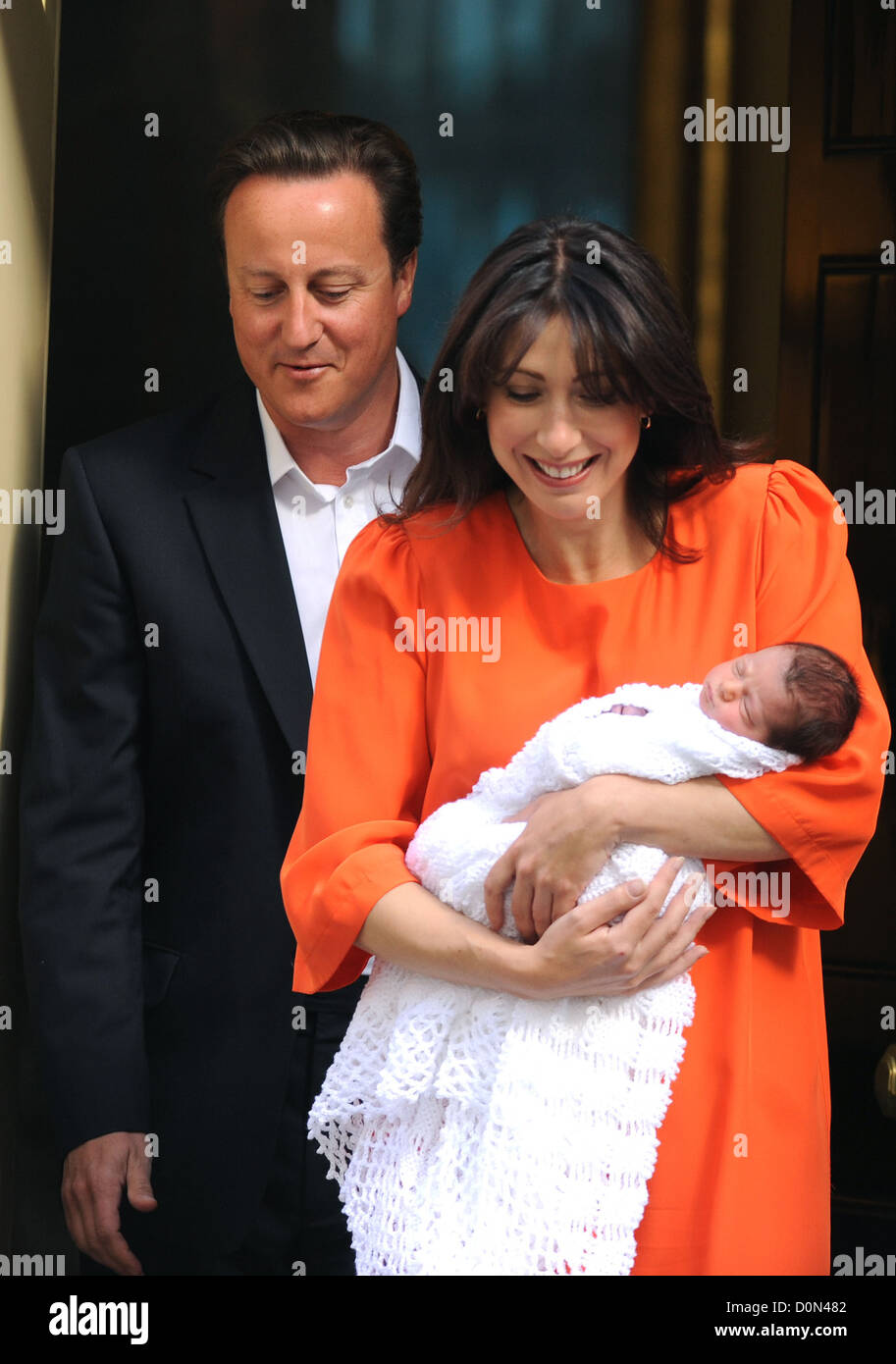 Prime minister david cameron returns hi-res stock photography and ...