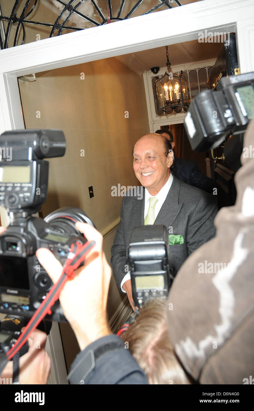 Asil Nadir arrives back at his residence in Mayfair The fugitive tycoon ...
