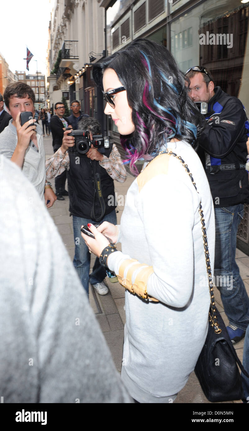 Katy Perry leaving 'Dover Street Market' in Mayfair London, England ...