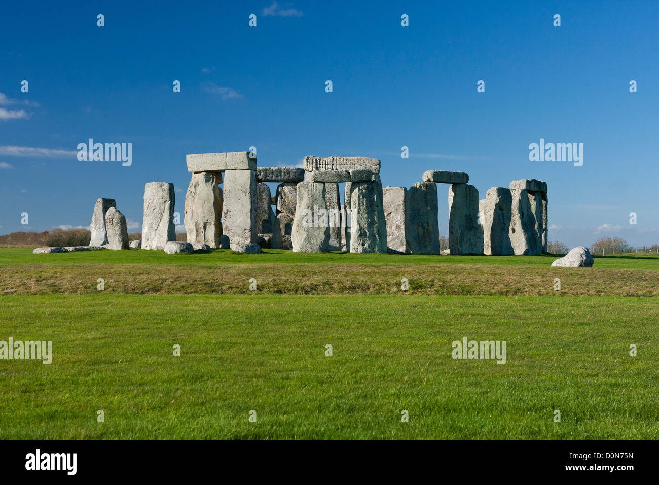 Cursus stonehenge hi-res stock photography and images - Alamy