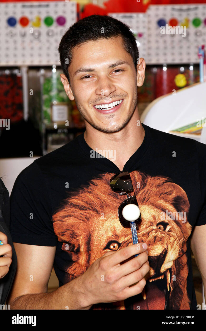 Alex Meraz As A Werewolf