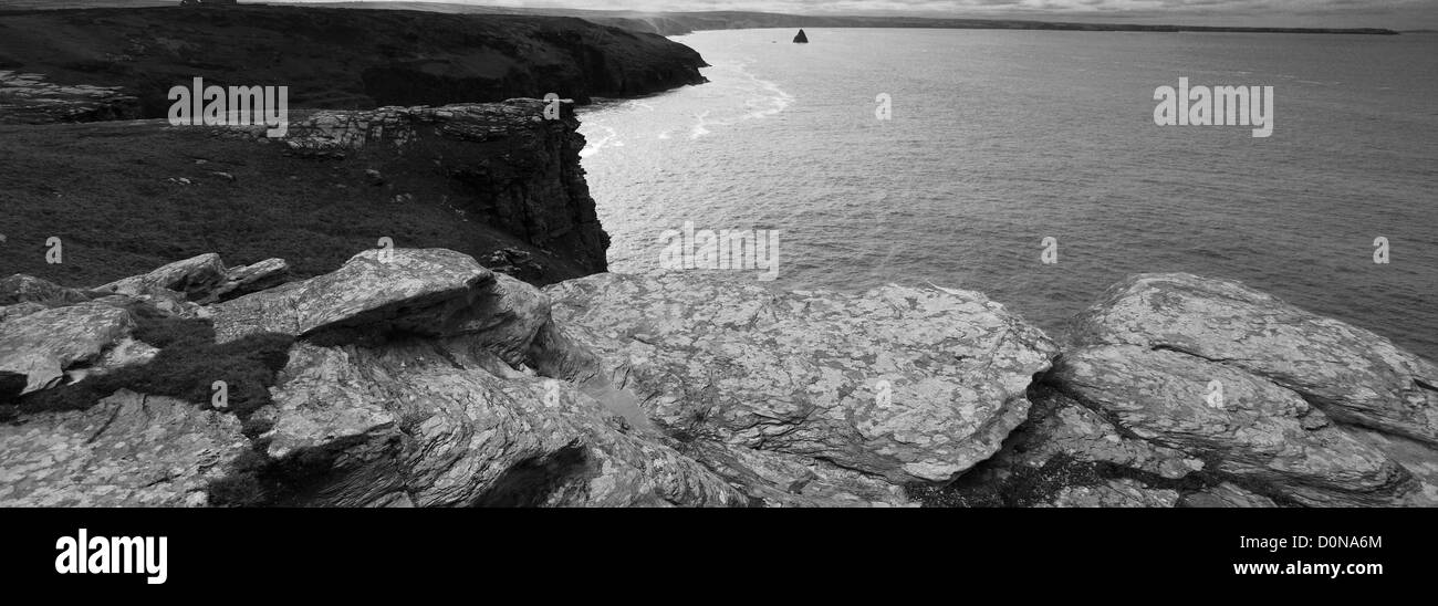 Rugged shoreline, Port Isaac Bay near Tintagel town, Cornwall County ...
