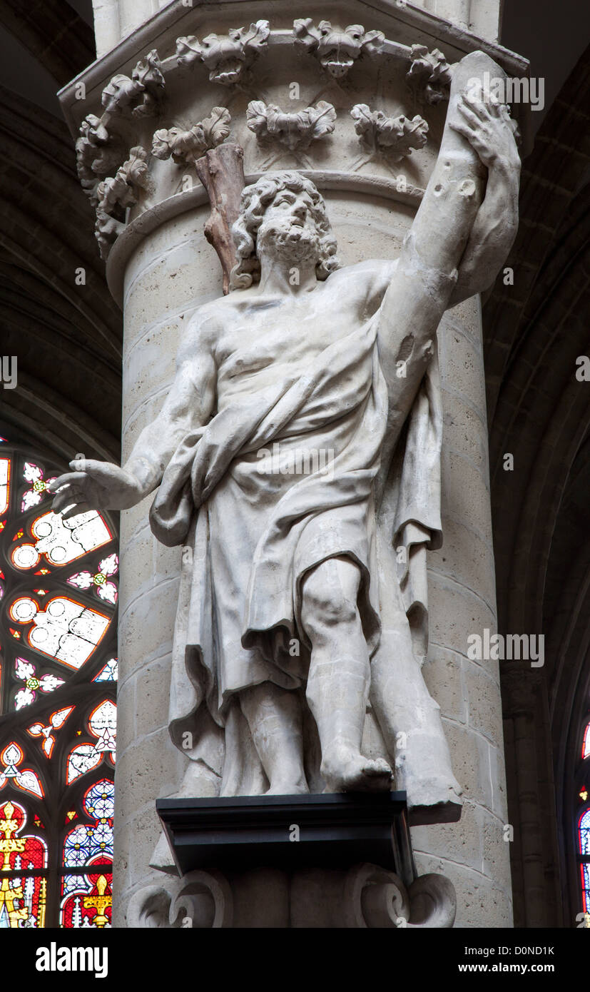 Saint andrew statue hi-res stock photography and images - Alamy