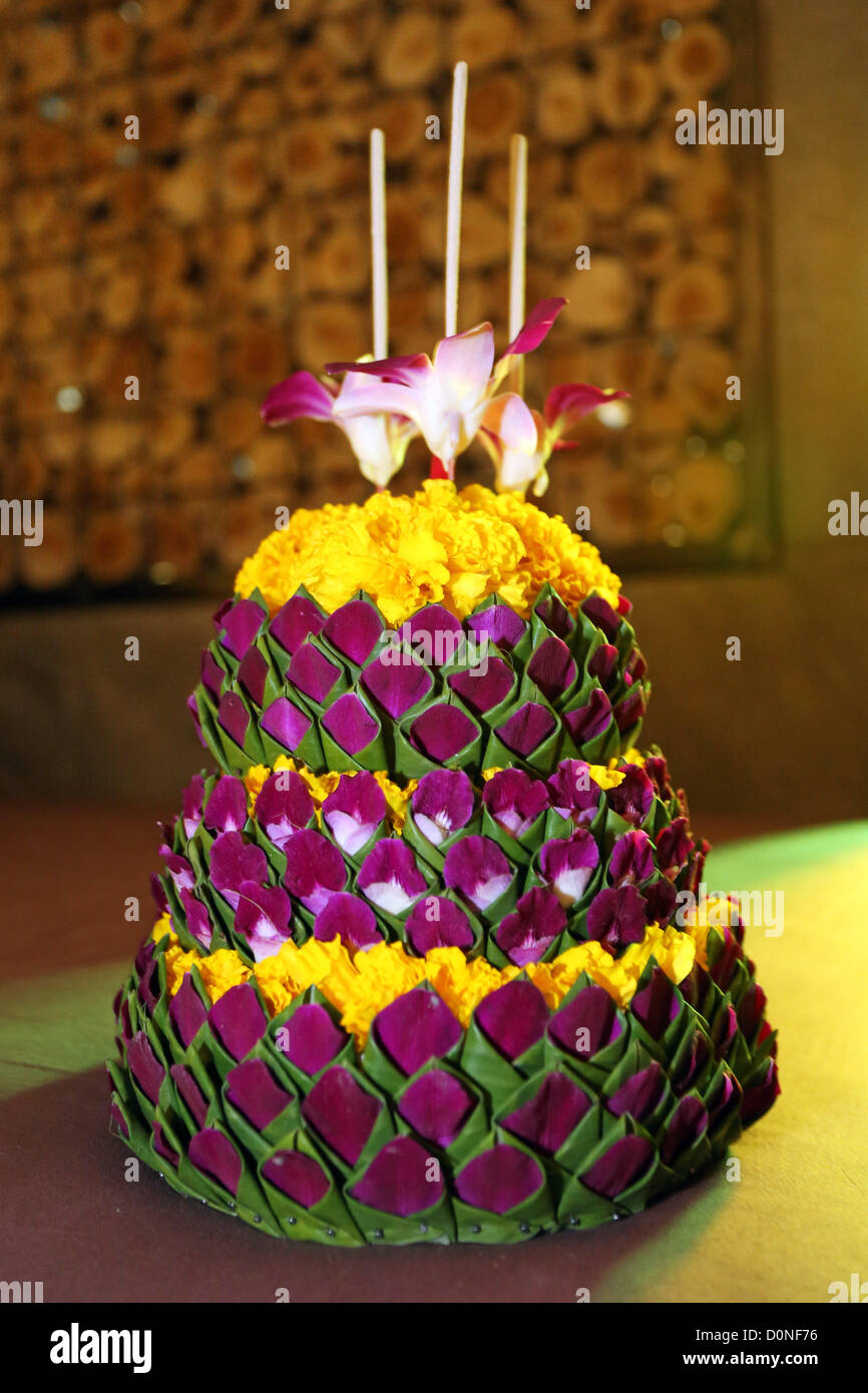 Loy krathong krathongs hi-res stock photography and images - Alamy