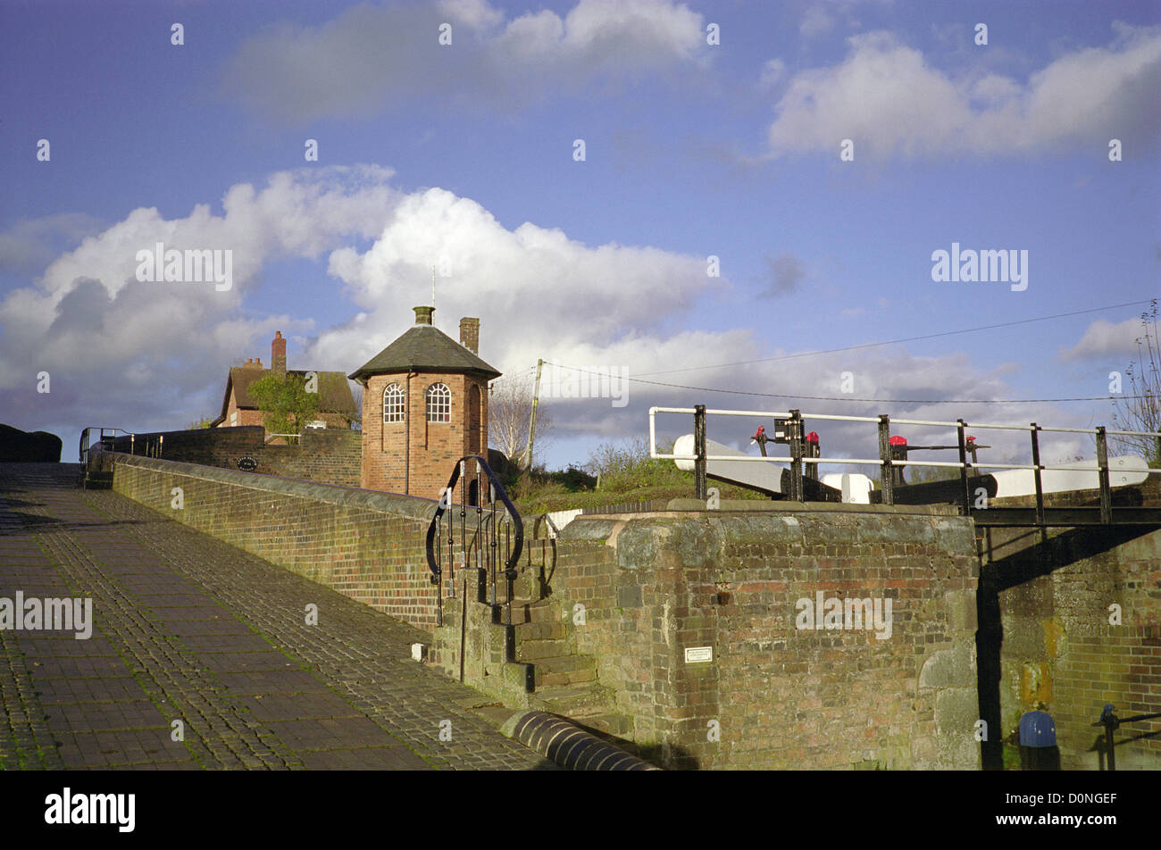 Bratch Locks & Toll House, Staffordshire & Worcestershire Canal ...