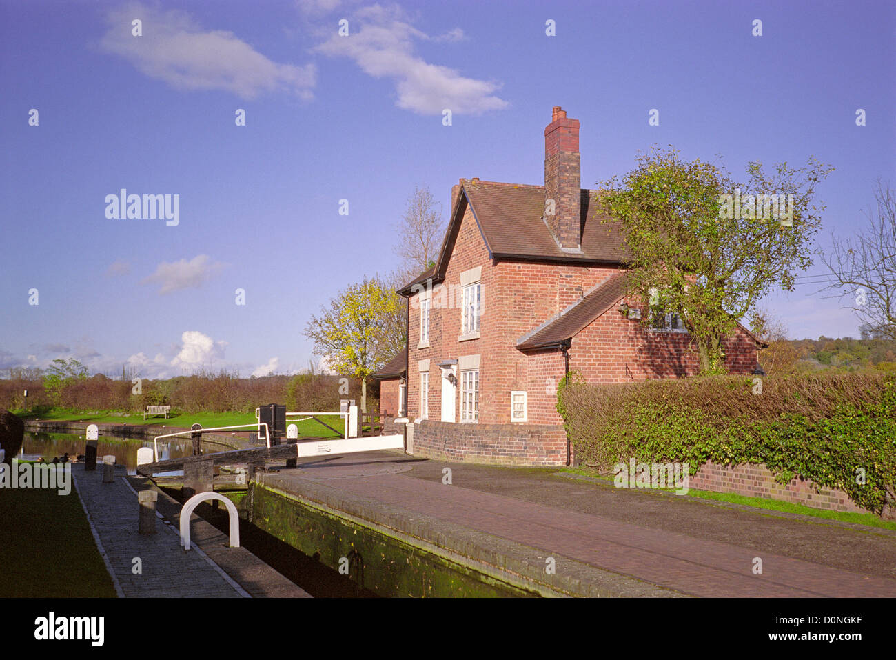Lock Keeper's Cottage at Bratch Locks, Staffordshire & Worcestershire ...