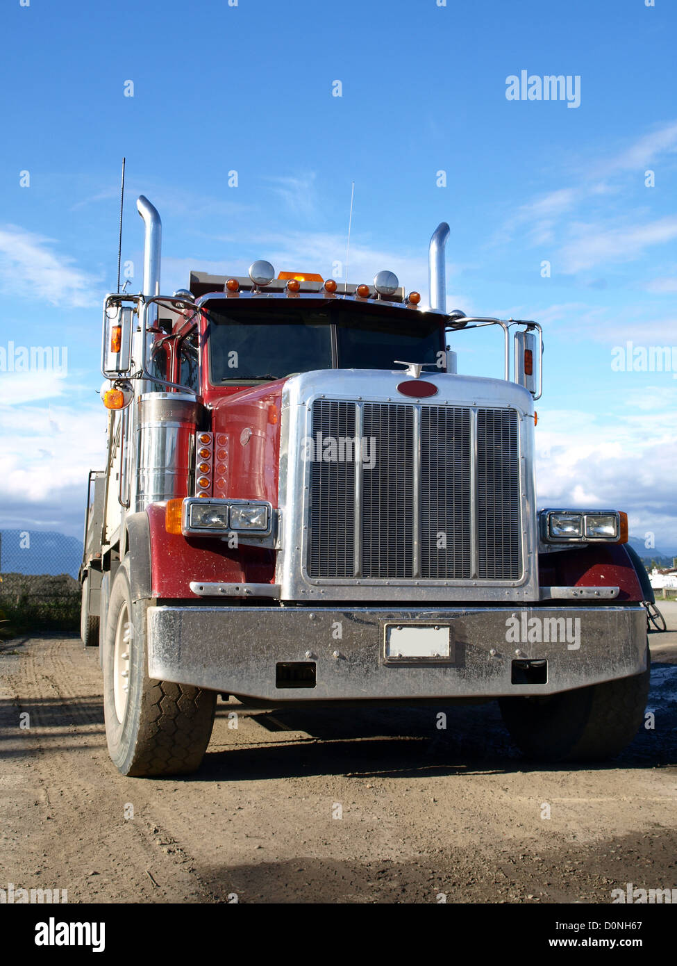 Front of mack truck hi-res stock photography and images - Alamy