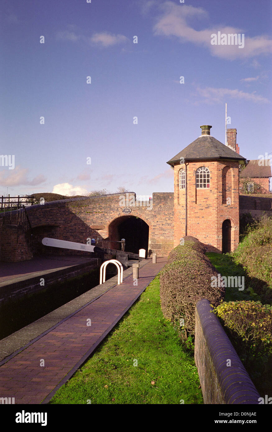 Bratch Locks & Toll House, Staffordshire & Worcestershire Canal ...