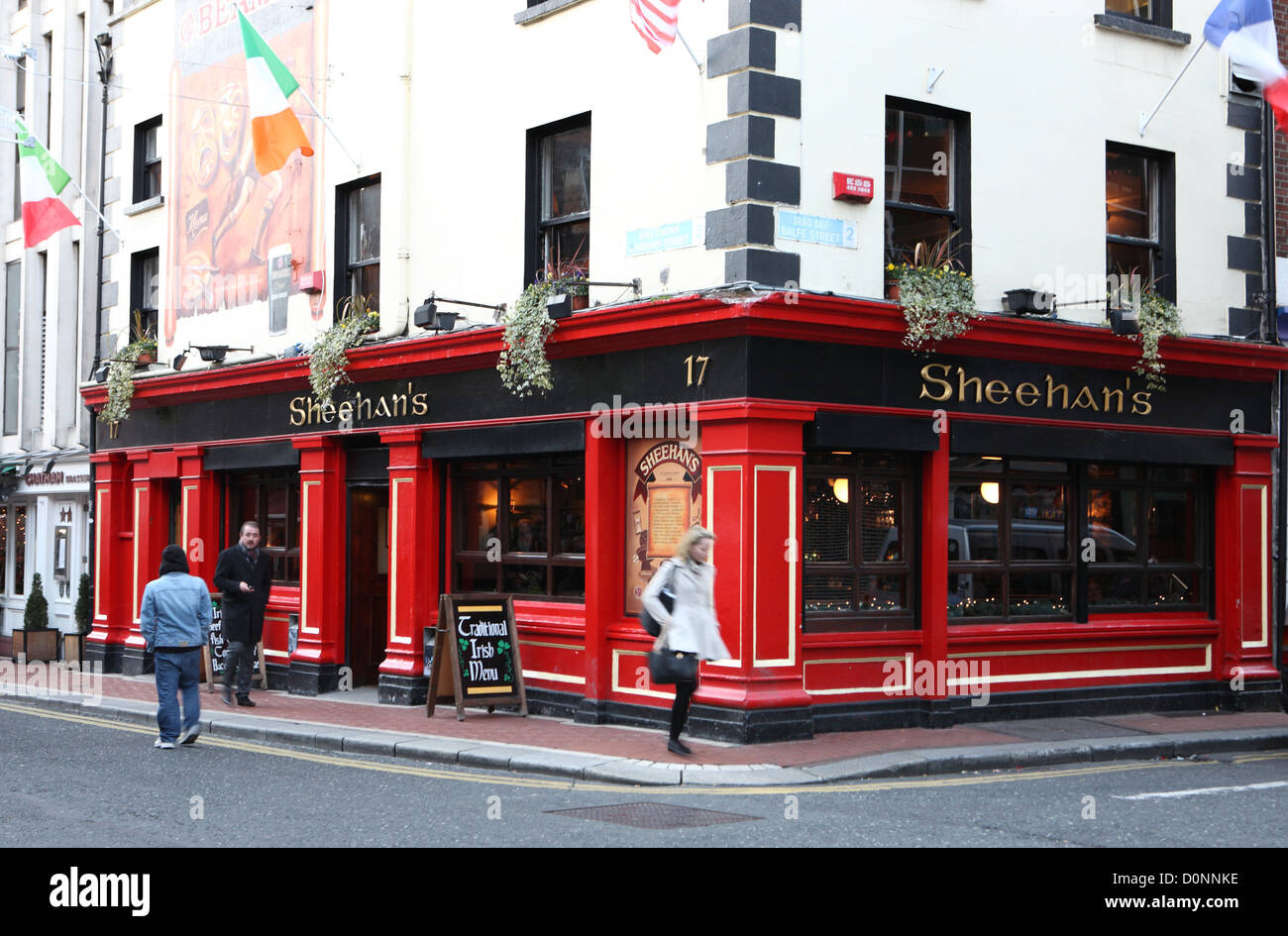 Sheehans pub Dublin Stock Photo - Alamy
